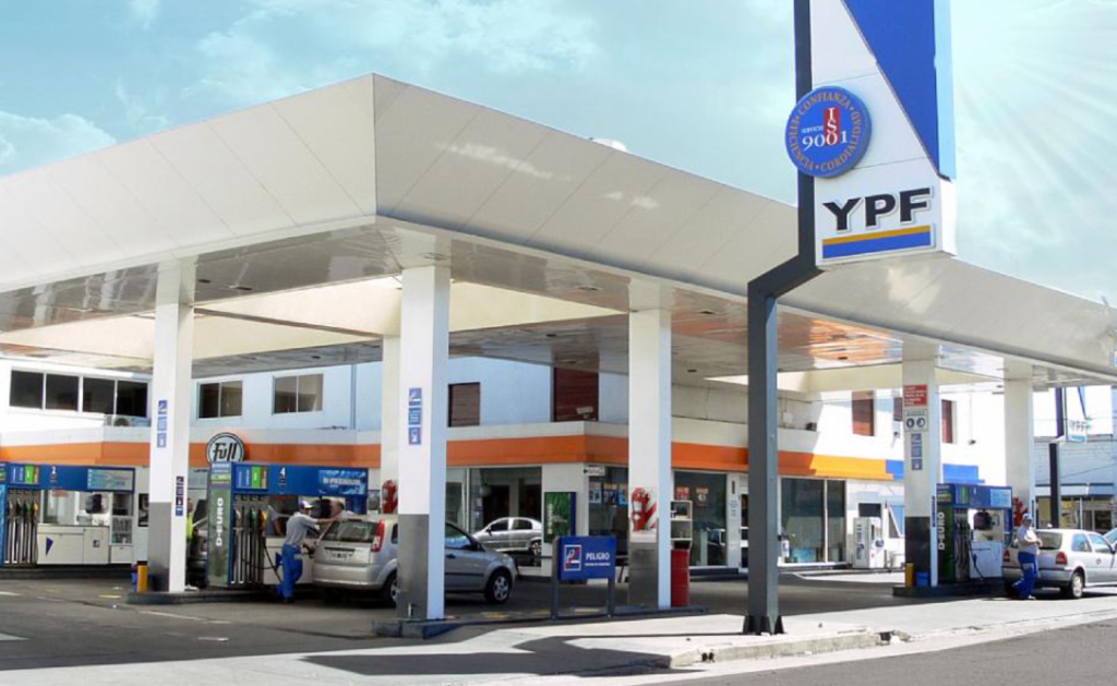 Luego del aumento de Shell, Axión e YPF aumentaron el 4% los combustibles